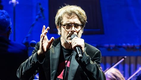 Samuele Bersani Ha Avuto Un Tumore Ai Polmoni Il Racconto Durante Il