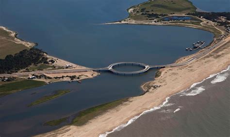 Laguna Garzón El Llamativo Puente Circular Que Se Construyó Entre Las