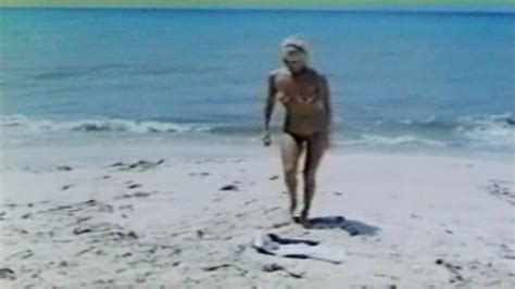 Naked Anna Bergman In Paradiso Blu