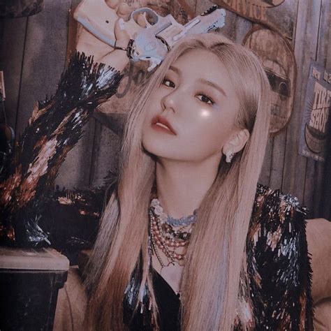 ੈ𝙄𝙏𝙕𝙔 𝙄𝘾𝙊𝙉 ꕤ ©𝐥𝐢𝐧𝐲𝐜𝐡𝐫𝐢𝐬