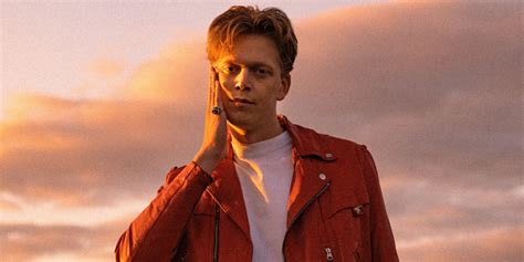 Turtlenek Augustine Shares Sweet Love From Debut Album Weeks Above