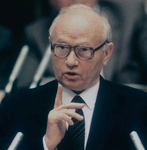 Part Four Making Sense Of Epsteins Russia Ties