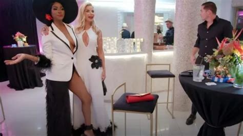 Akira Trim Blaz­er Worn By Rhom Guerdy Abraira As Seen In The Real