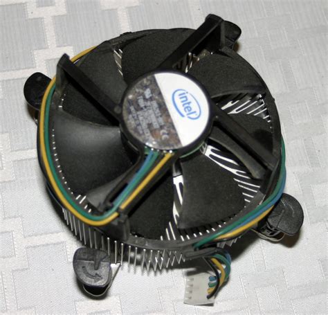 Intel D95263 001 Socket 775 Heatsink And Fan Cooler
