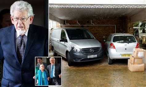 Rolf Harris Dead At 93 Paedophile Tv Host And Musician Who Became One