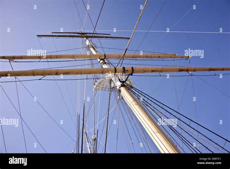 Saling Hi Res Stock Photography And Images Alamy