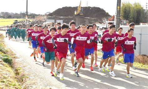 鳥栖工業高校で伝統の「全校ロードレース大会」 600人が10キロに挑戦 Ptaが給水やうどんの振る舞い まちの話題 佐賀県のニュース