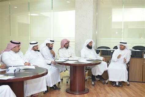 سعادة وكيل الجامعة يرعى ورشة عمل الهيكل التنظيمي للكليات الواقع