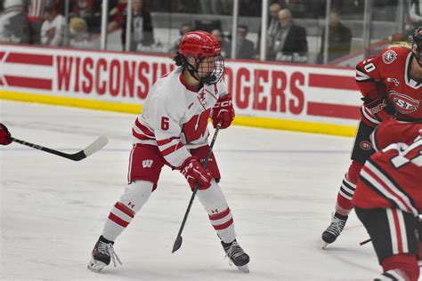 Wisconsin Women S Hockey Senior Day Shellacking Celebration Athlon Sports