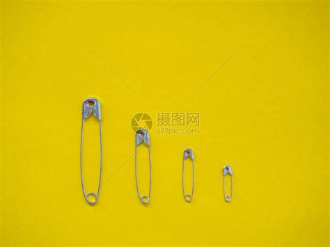 几个不同尺寸的安全别针多样和高清图片下载 正版图片506071263 摄图网