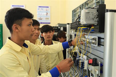 វិទ្យាស្ថាន វិទ្យាស្ថានពហុបច្ចេកទេសភូមិភាគតេជោសែនស្វាយរៀង