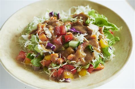 栄養たっぷり！香ばしい風味がクセになるごまドレッシング。 フード クロワッサン オンライン