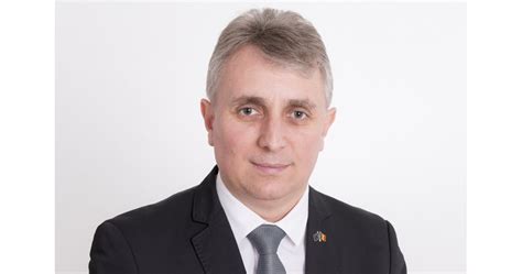 Румънският министър на вътрешните работи преписал докторската си дисертация