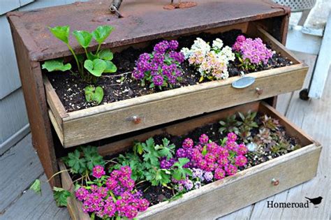 15 Appealing Rust Patina Planter Ideas DIY Rusty Metal Planters Balcony Garden Web