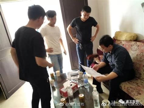 回家探亲 专门带了一队 美颜师”