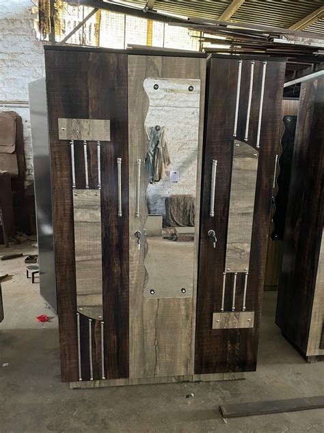 Laminated Board 3 Door Fancy Wooden Cupboard For Bedroom At Rs 9850