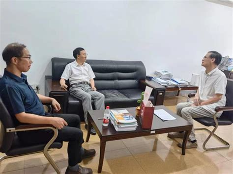 工商活动 学院副院长邱风慰问我系教职工 工商管理系