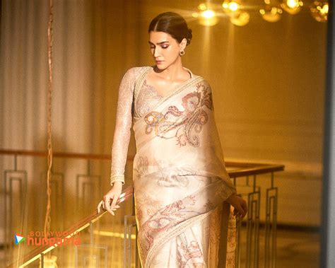 Kriti Sanon Wallpapers Kriti Sanon 1 242 Bollywood Hungama