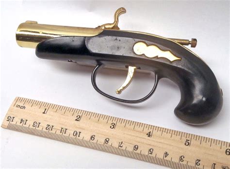 Vintage Derringer Flintlock Pistol Cigarette Lighter Black And Gold