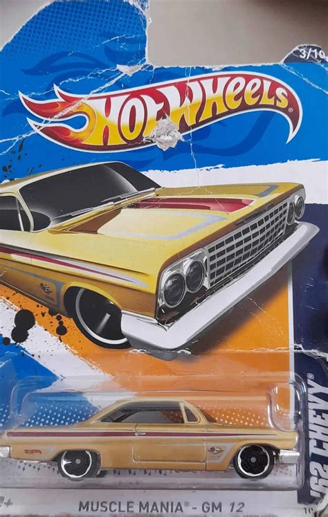 Embalagem Danificada Hot Wheels Muscle Mania 62 Chevy Universo Hot Wheels