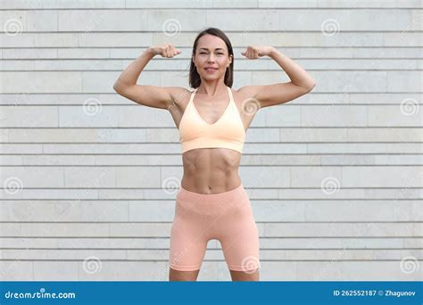Sporty Woman With Ripped Abdominal Muscles Stock Image Image Of