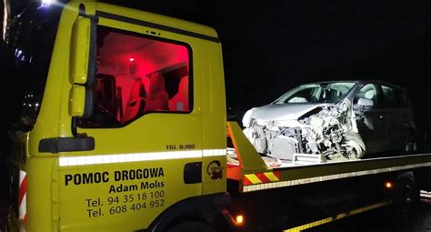 Stracił panowanie nad pojazdem i uderzył w bariery