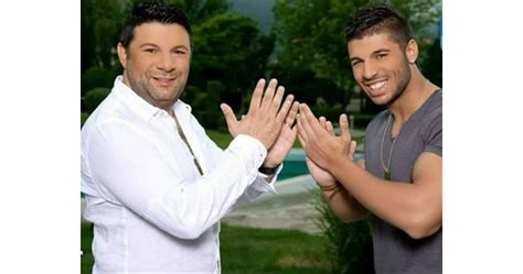 Тони Стораро Фики пееше фалшиво но с мерак