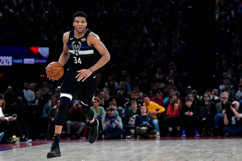 100 Giannis Antetokounmpo Pictures