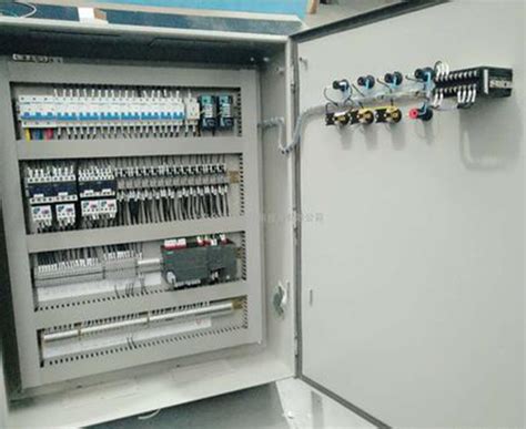 Electric Distribution Boxes For Industrial Usage With 240v Output