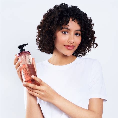Shu Uemura Delicate Comfort Clarifying Shampoo For Dry Scalp And Hair