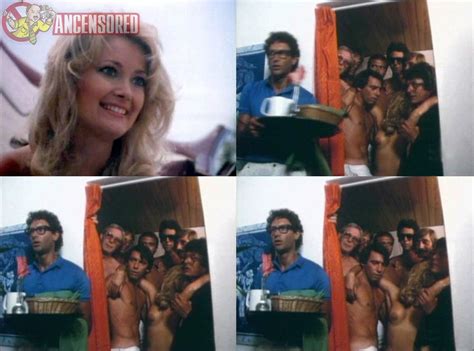 Naked Linda Kenton In Hot Resort