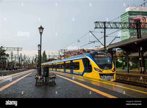 Gdynia glowna bahnsteig Fotos und Bildmaterial in hoher Auflösung Alamy