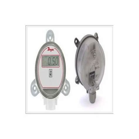 Dwyer Differential Pressure Transmitter For Industrial 220 V At