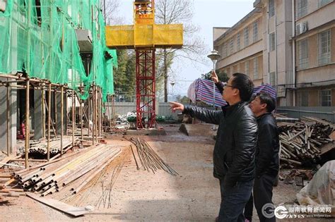 浏阳社港中学：学生放寒假 项目不停工
