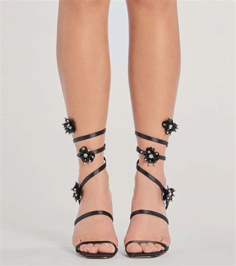 Elegant Black Heels And Windsor