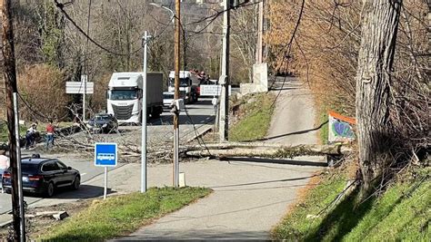Intempéries En Ariège La Rn 20 Fermée Pendant Une Heure Par La Chute