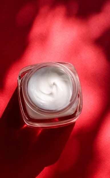 Premium Photo Moisturizing Beauty Face Cream For Sensitive Skin