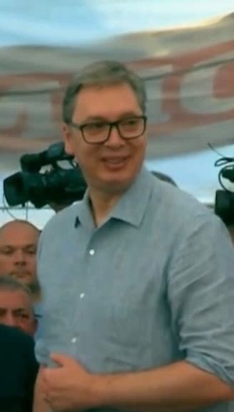 Александар Вучић Cрбију не можете да победите насиљем Србија није и никада неће стати