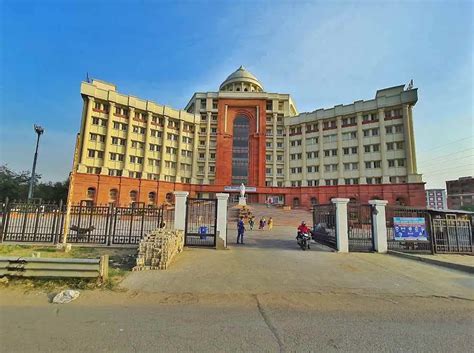 Babu Banarasi Das University Lucknow Admission 2025 Fees Courses