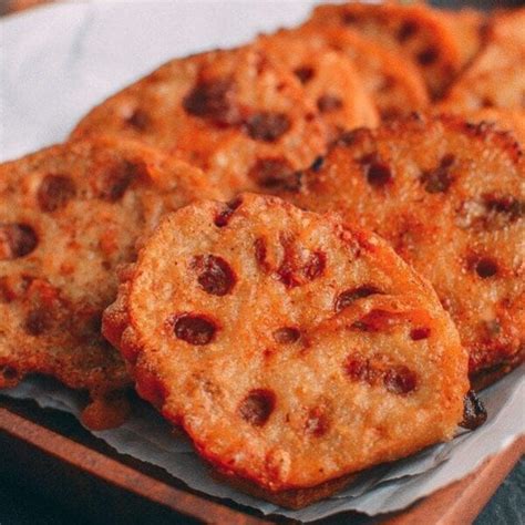 Crispy Stuffed Lotus Root With Pork 炸藕盒 The Woks Of Life