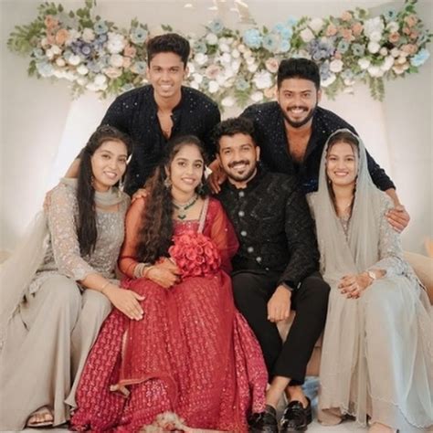 Pullothi Fan Girl🦋 Youtube