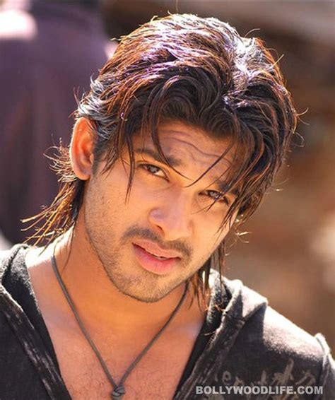 Allu Arjun Wallpapers In Desamuduru