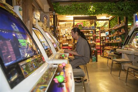 秋葉原で触れる遊びの原点スーパーポテトBezzy ベジー アーティストをもっと好きになるエンタメメディア