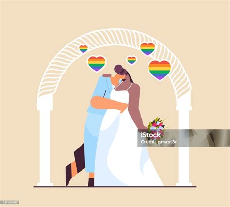 신혼 부부 꽃 키스 근처 결혼식 아치 트랜스 젠더 사랑 Lgbt 커뮤니티 결혼식 축하 동성애자의 권리에 대한 스톡 벡터 아트 및