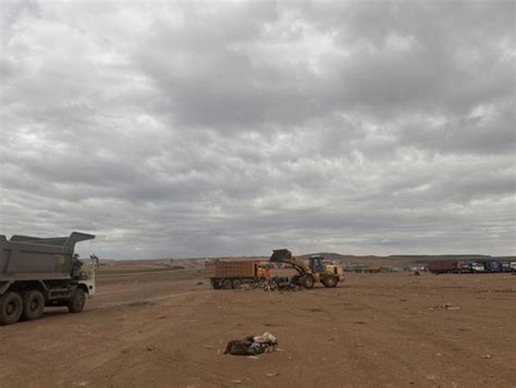 Тавантолгой Гашуунсухайт чиглэлийн автозамын 450 м3 хог хаягдлыг цэвэрлэлээ