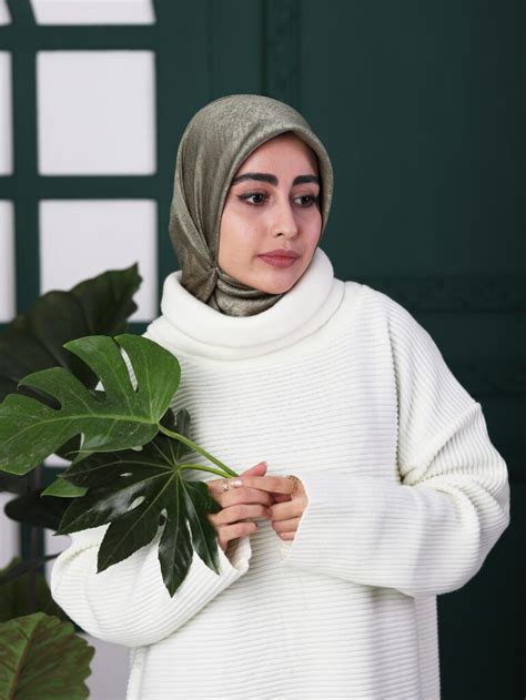 روسری ساتن ابریشم سبز سدری مهنا