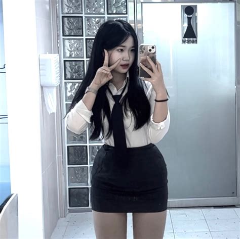 지윤 솔직히 마지막에 털고 싶어서 하는거임 09 Instagram