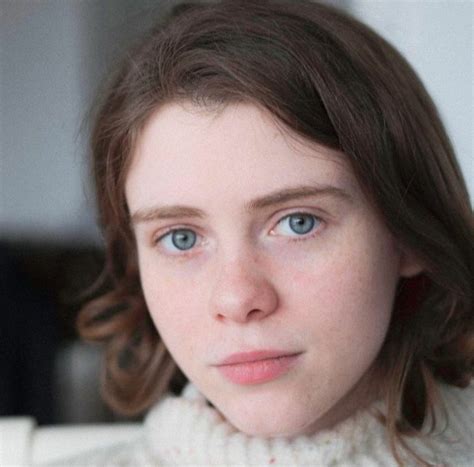 Sophia Lillis R Faces