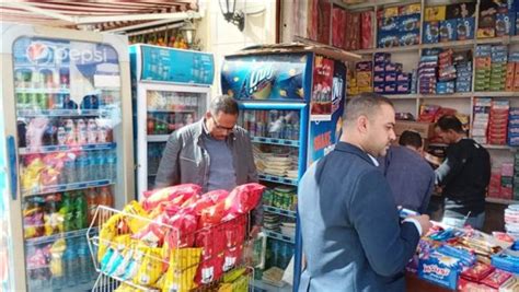 تحرير 38 مخالفة وإعدام 40 كيلو من الأغذية والزيوت فى حملة مفاجئة بأسوان