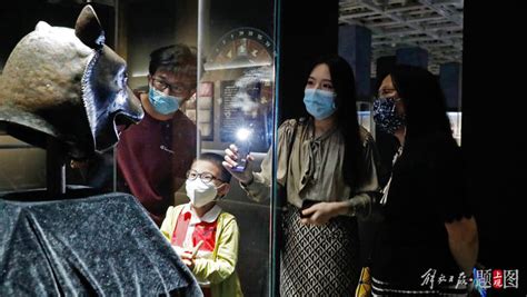 5尊圆明园兽首抵沪47件海外回流文物在闵行博物馆展出 展览 青铜 观众